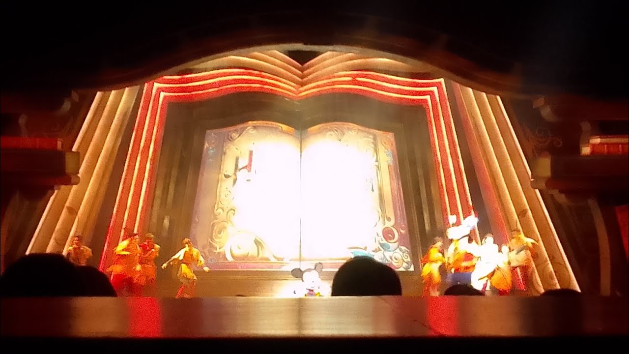 Disney wondrous book live show - YouTube