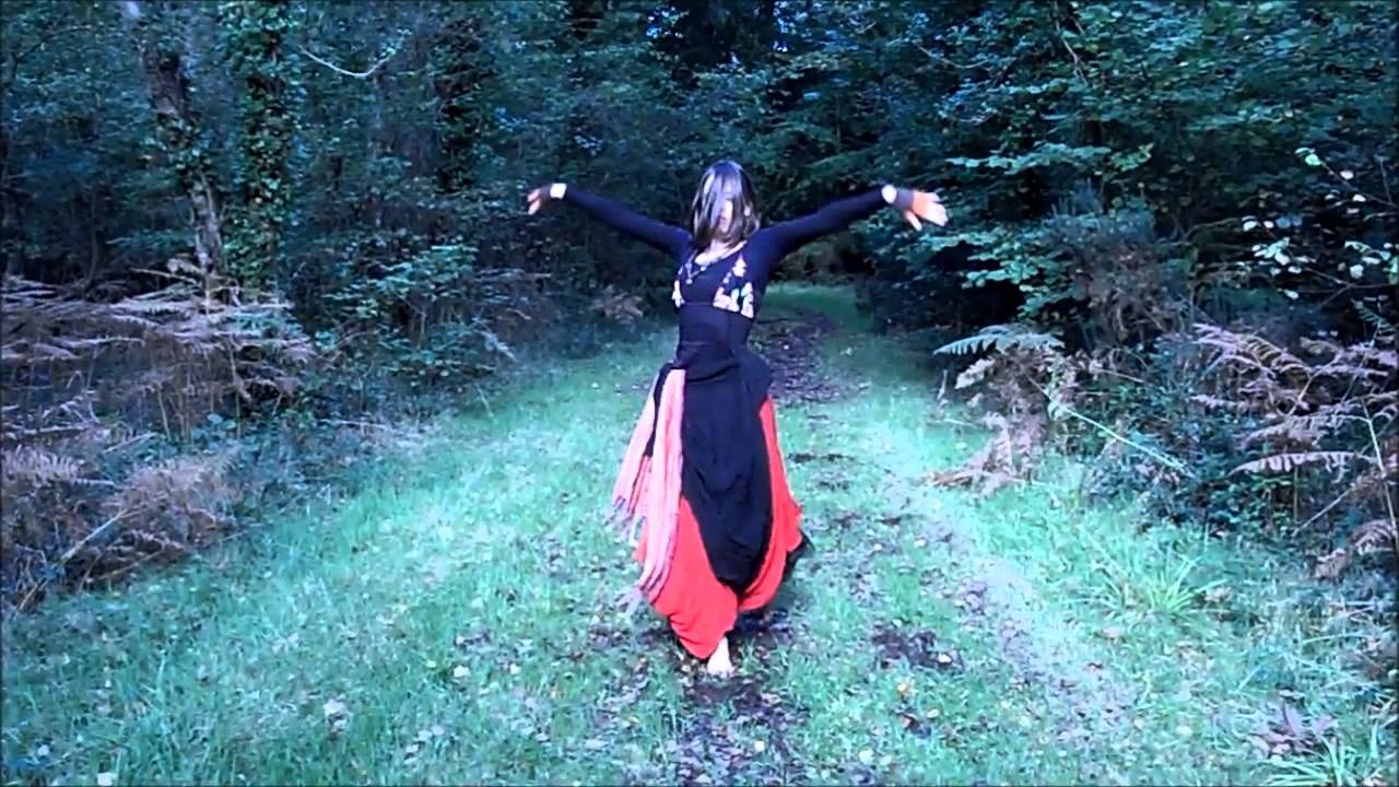 TheLaguerria [Dance of the Druids] - YouTube