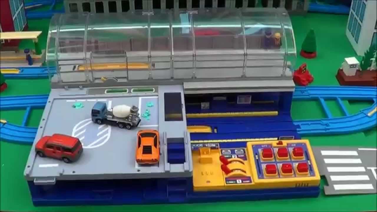 Tomica & Plarail Carnival Playset in Empire Shopping Gallery - YouTube