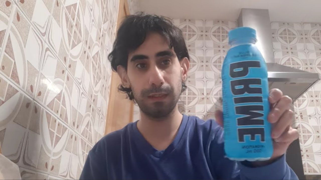 Probando la bebida Prime botella azul. - YouTube