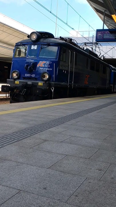 eu07-421 z ic Galicja odjazd z Krakowa Głównego - YouTube