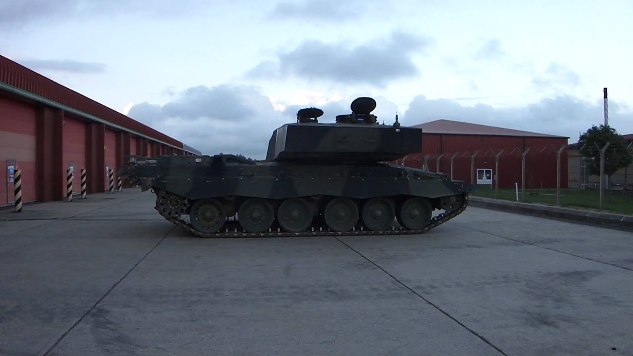 Challenger 2 MBT turret traversing - YouTube