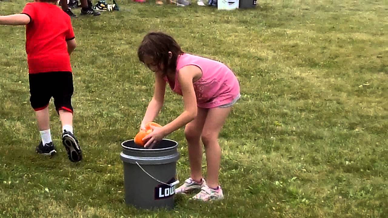 Sponge Race - YouTube