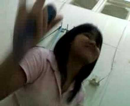 Cewe Stres lagi dugem