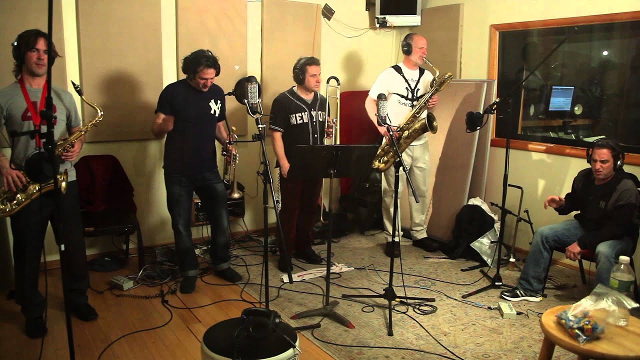 "42 (El Cuarenta y Dos)" by Spanglish Fly - YouTube