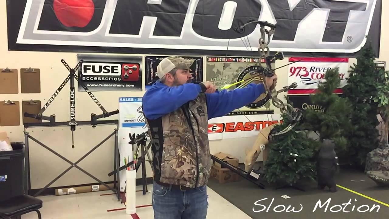 Presleys Outdoors: Hoyt Carbon Spyder Turbo - Slow Motion - YouTube