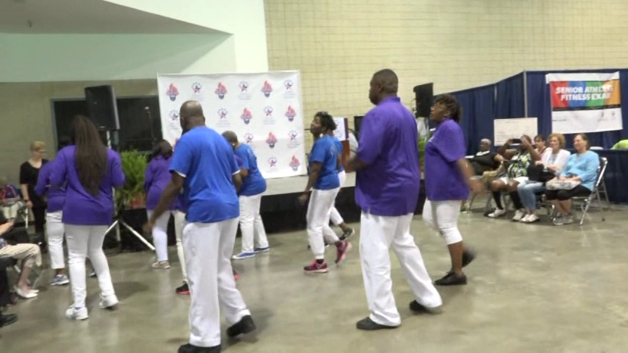 Crescendo line dance - YouTube