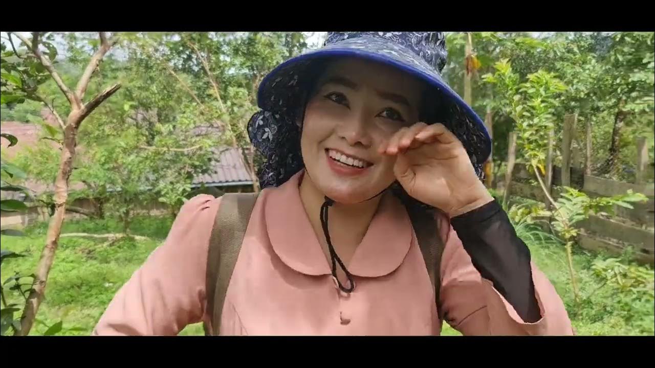 kuv tus niam tsev tuav cos thiab peb mus teb - YouTube