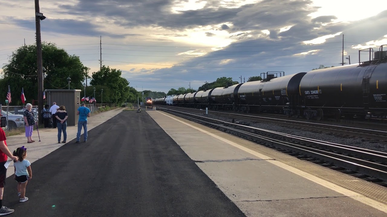 Amtrak Train Arriving in Longview, TX - YouTube