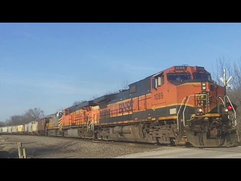 BNSF 1089 w/ Citirail Power Leads freight, Near Orion, IL - YouTube