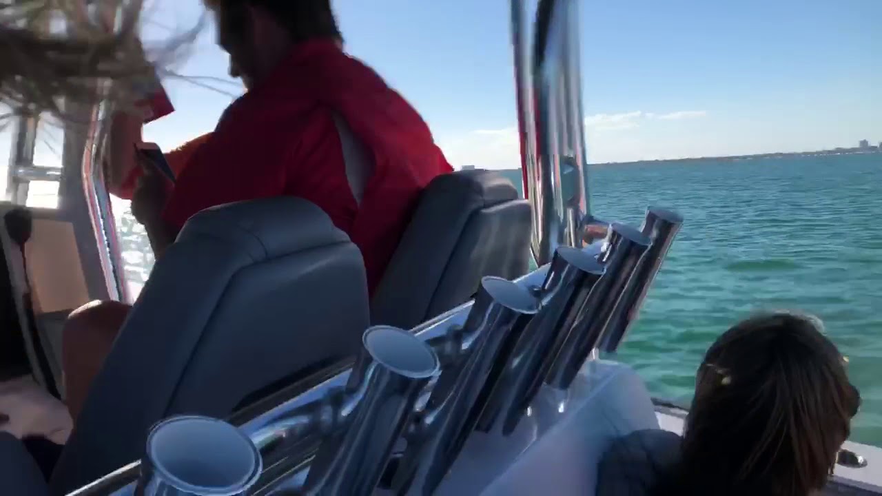 Freeman 42 walks away from Invincible 40 - YouTube