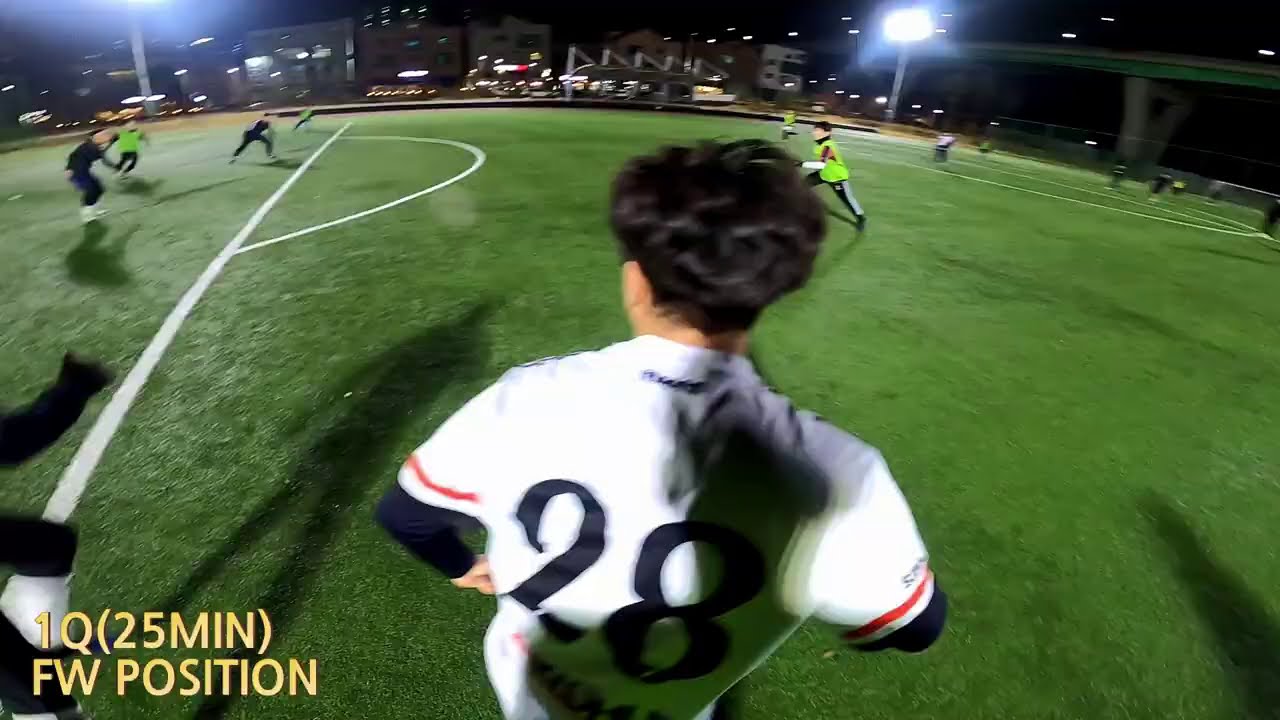 [축구 1인칭] 공격수, 센터백 시점 / football first person point of view - YouTube