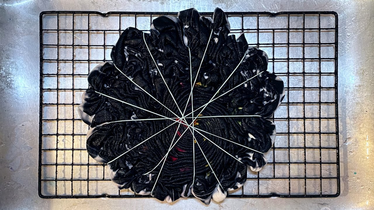 Tie Dye Pattern #537 - Monochrome Scrunch with a Color Splash Spiral ...
