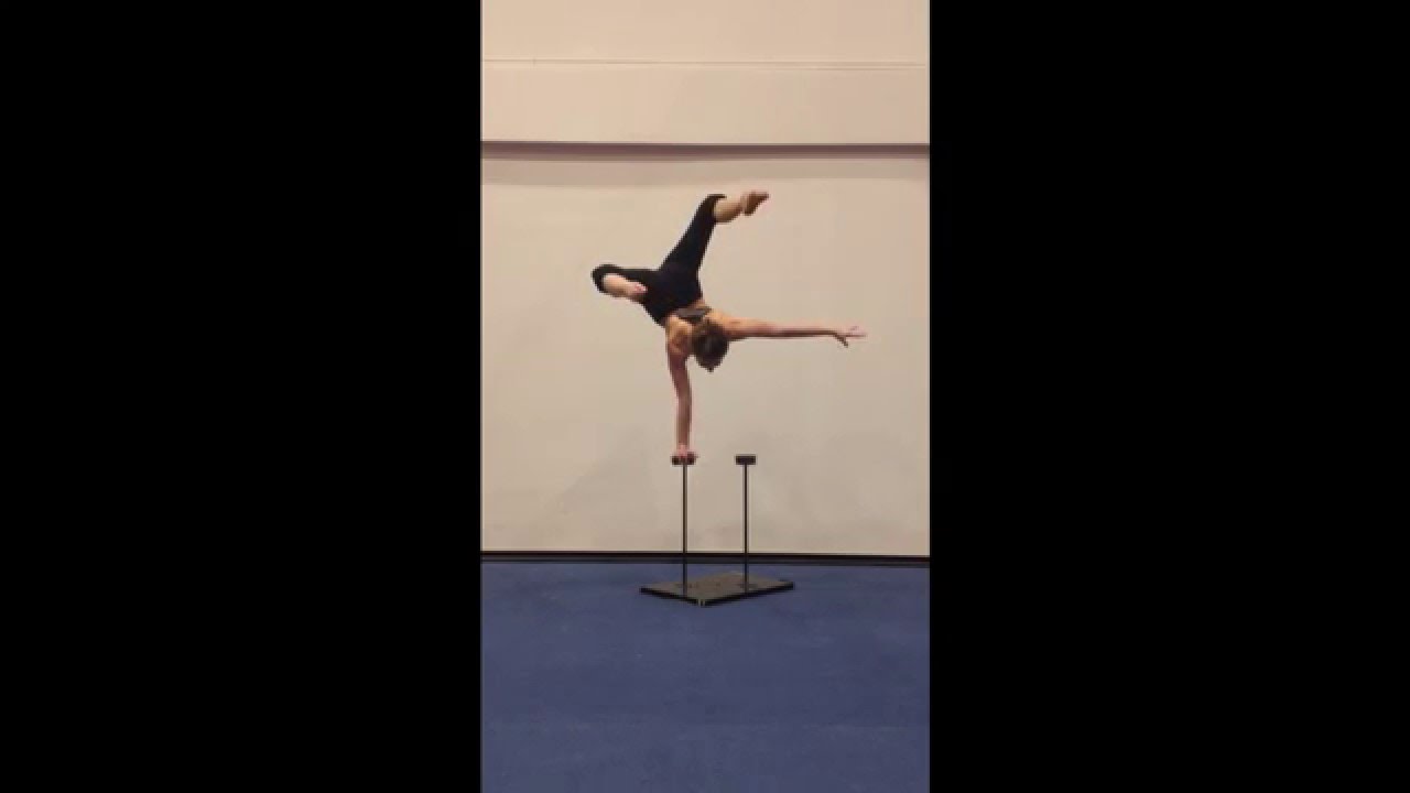 One arm handstand trainiiing - YouTube