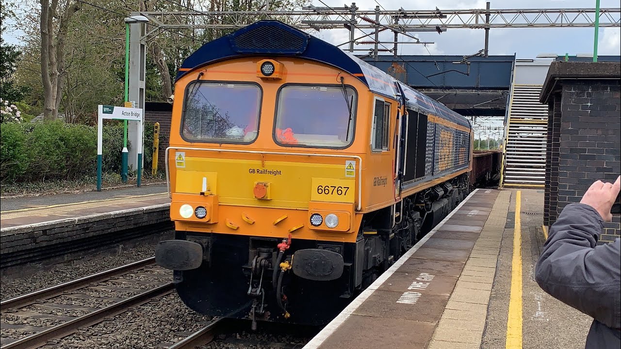 Class 66 66767 (Kings Cross PSB 1971-2021) Passing Acton Bridge - YouTube