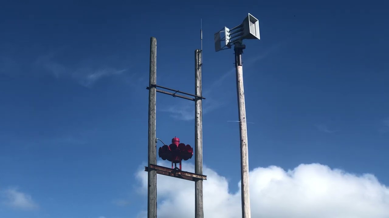 Whelen Vortex Finback “whoop” at Sebring, Ohio - YouTube