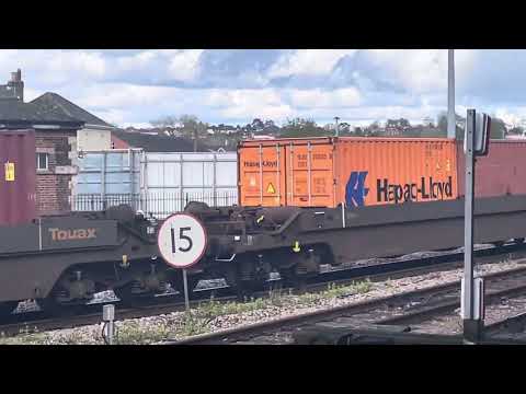 class 66416 freightliner to Southampton docks - YouTube