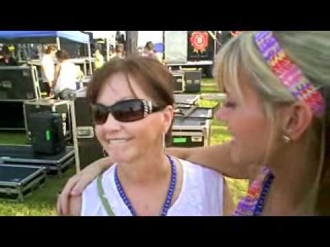Jaclyn Graves Legendary Live (Stage Mom) - YouTube