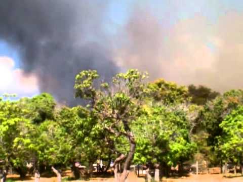 FIRE IN KALAMAULA MOLOKAI REPORTED BY MR IRIE!!! - YouTube