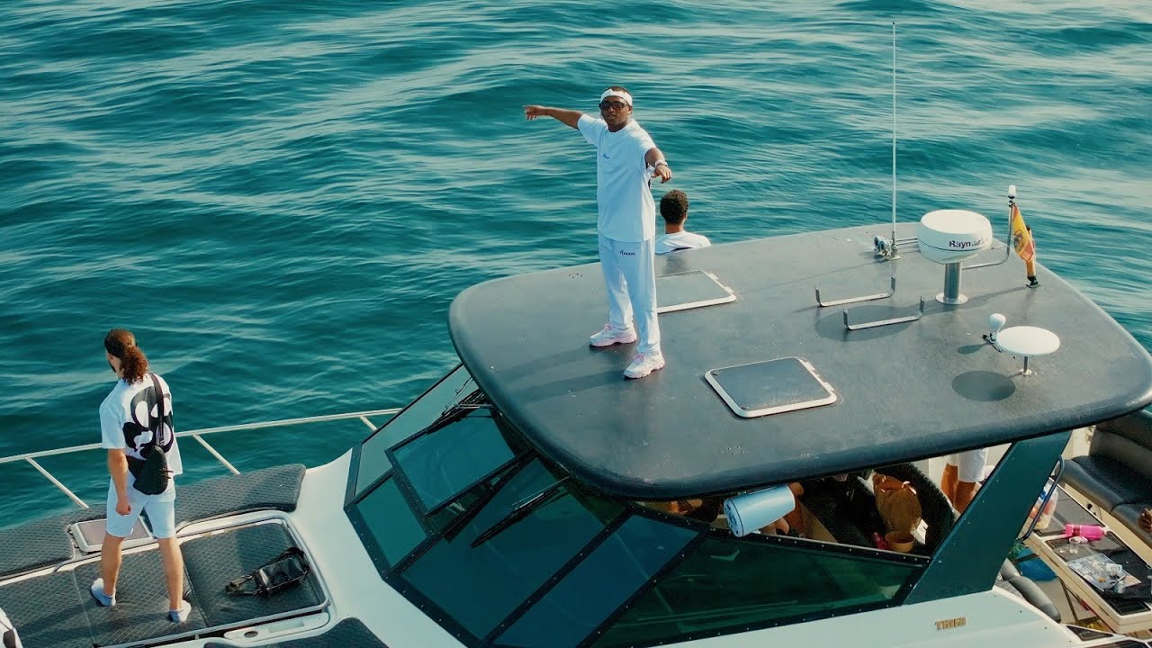 Bouss - Biff pas d’love (Clip officiel) - YouTube Music