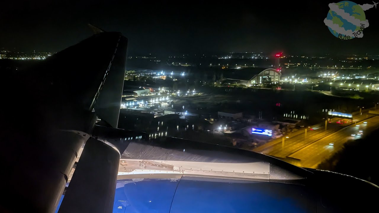 British Airways Airbus A320-200 Night Landing at London Heathrow from ...