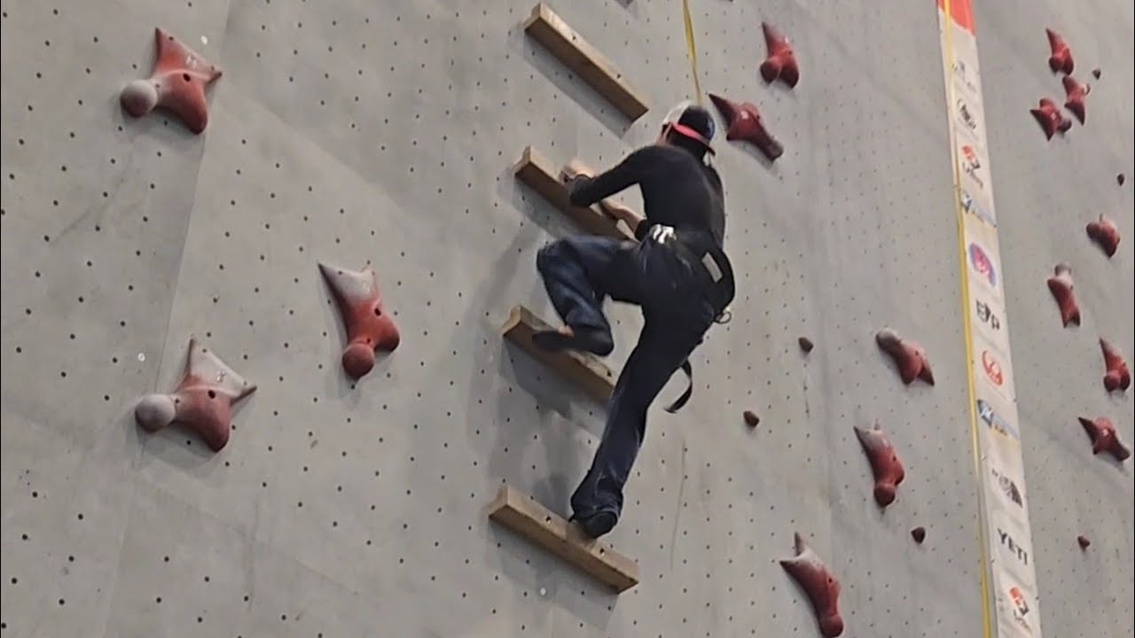 Colin speed climbing top roping 5.11+ 6.1 - YouTube