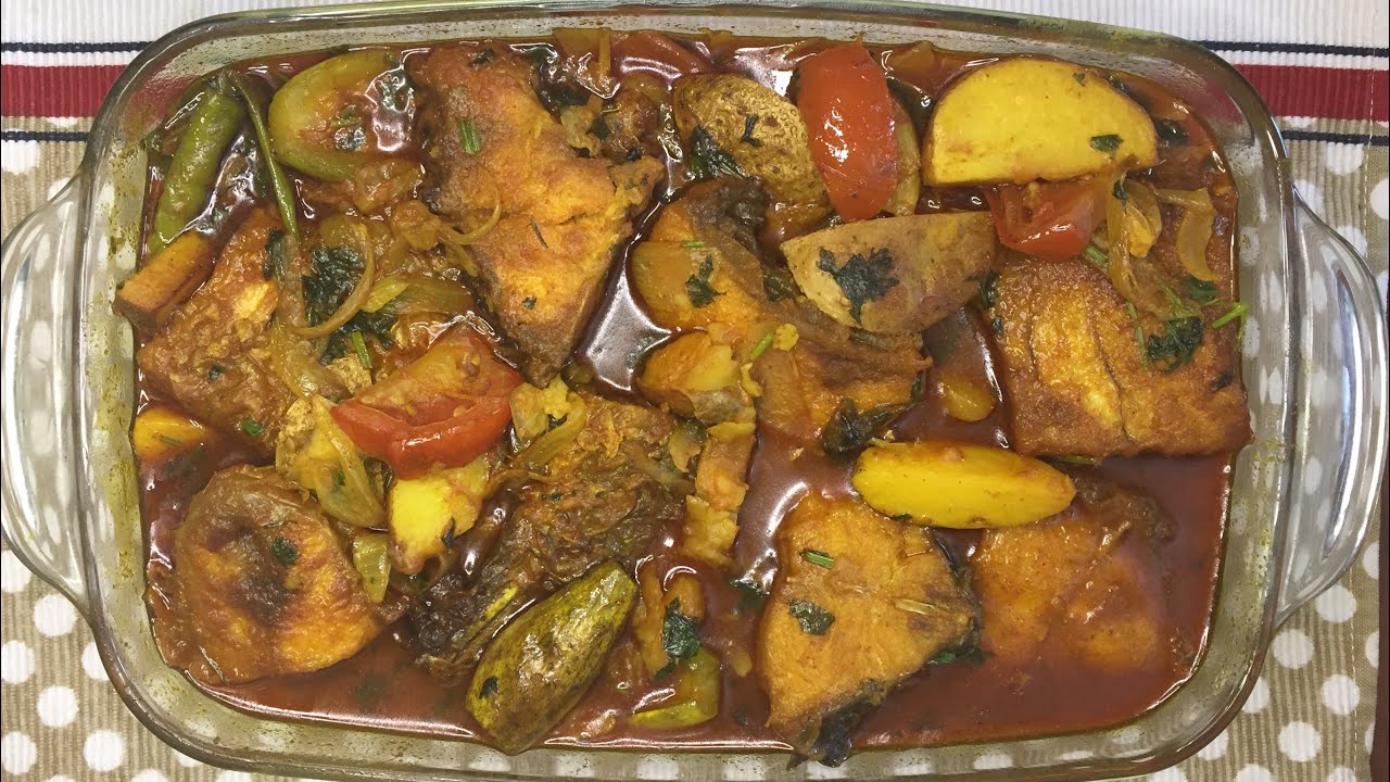 Aloo Potol diye Rui mach - YouTube