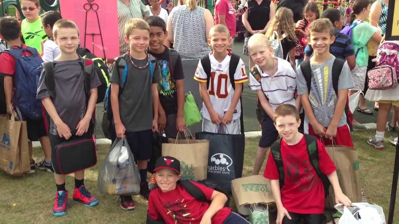 First Day of School Edgebrook Elementary - YouTube