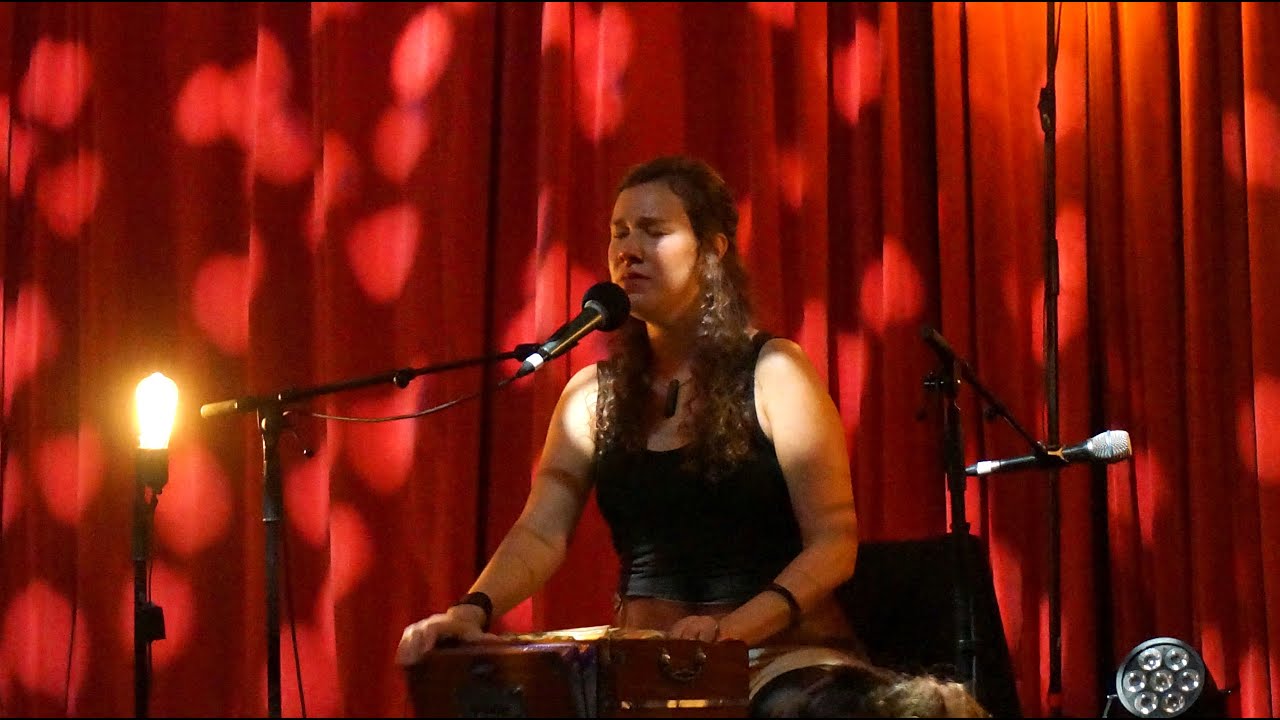 Peia Luzzi - YouTube