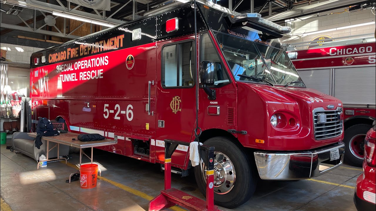 Chicago Fire Dept Engine 91 Mini Rig Tour - YouTube