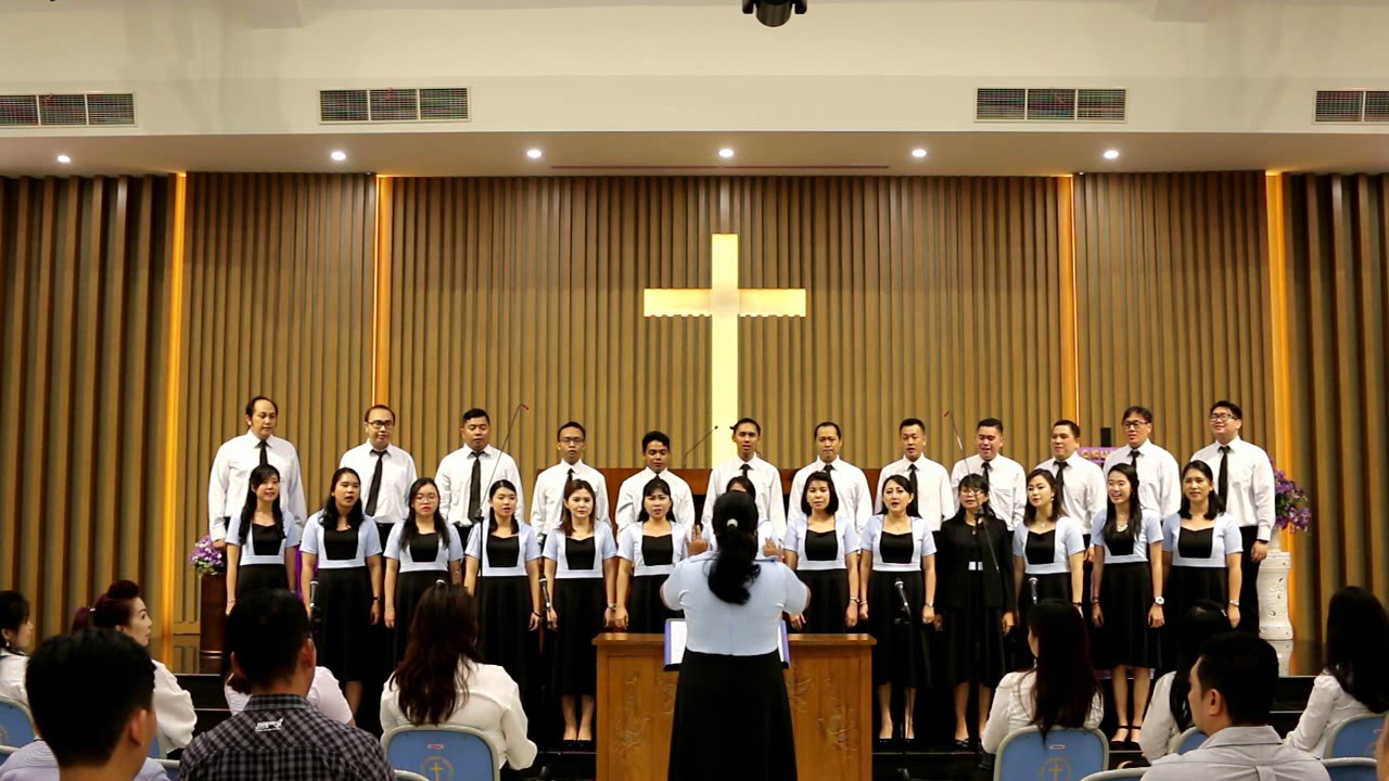Seraphim Choir Manado : 10,000 reasons - YouTube
