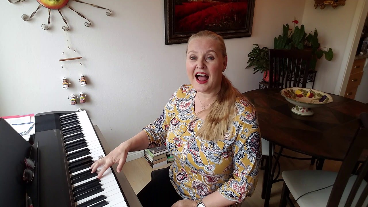 How to SING LEGATO and develop your RANGE. Warm up Singing Scale ...