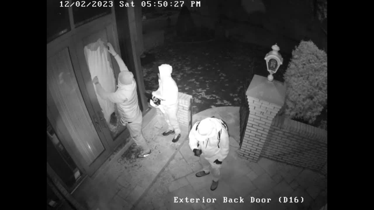 POLICE VIDEO: Surveillance video of high-end home break-ins - YouTube