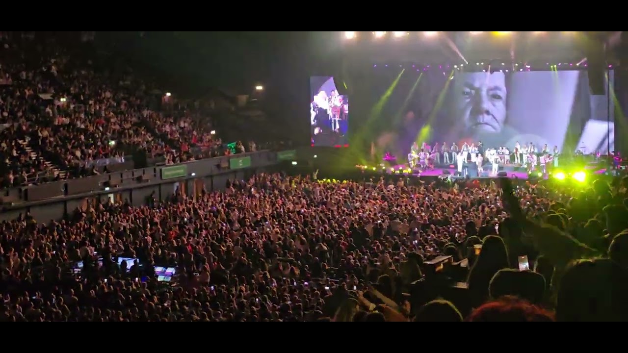 Traditional 2 Andra Wembley Arena - YouTube
