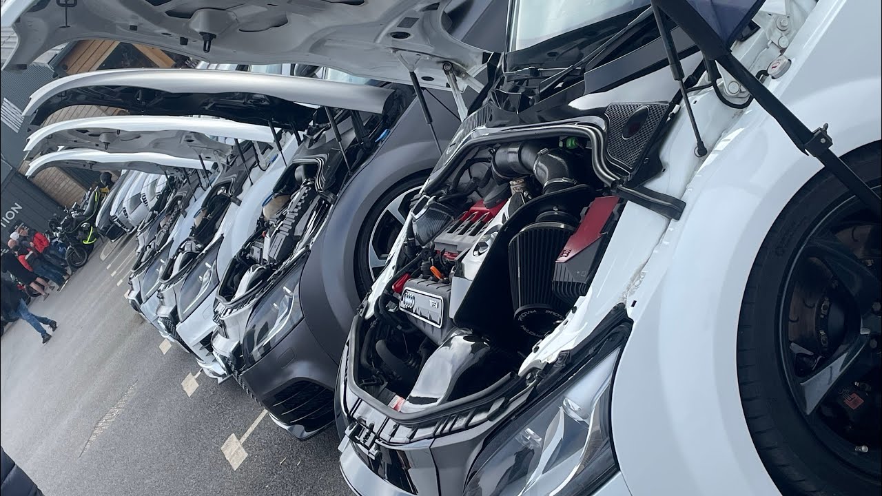 Audi TT Friends take over the motorist on a packed out Easter Sunday ...