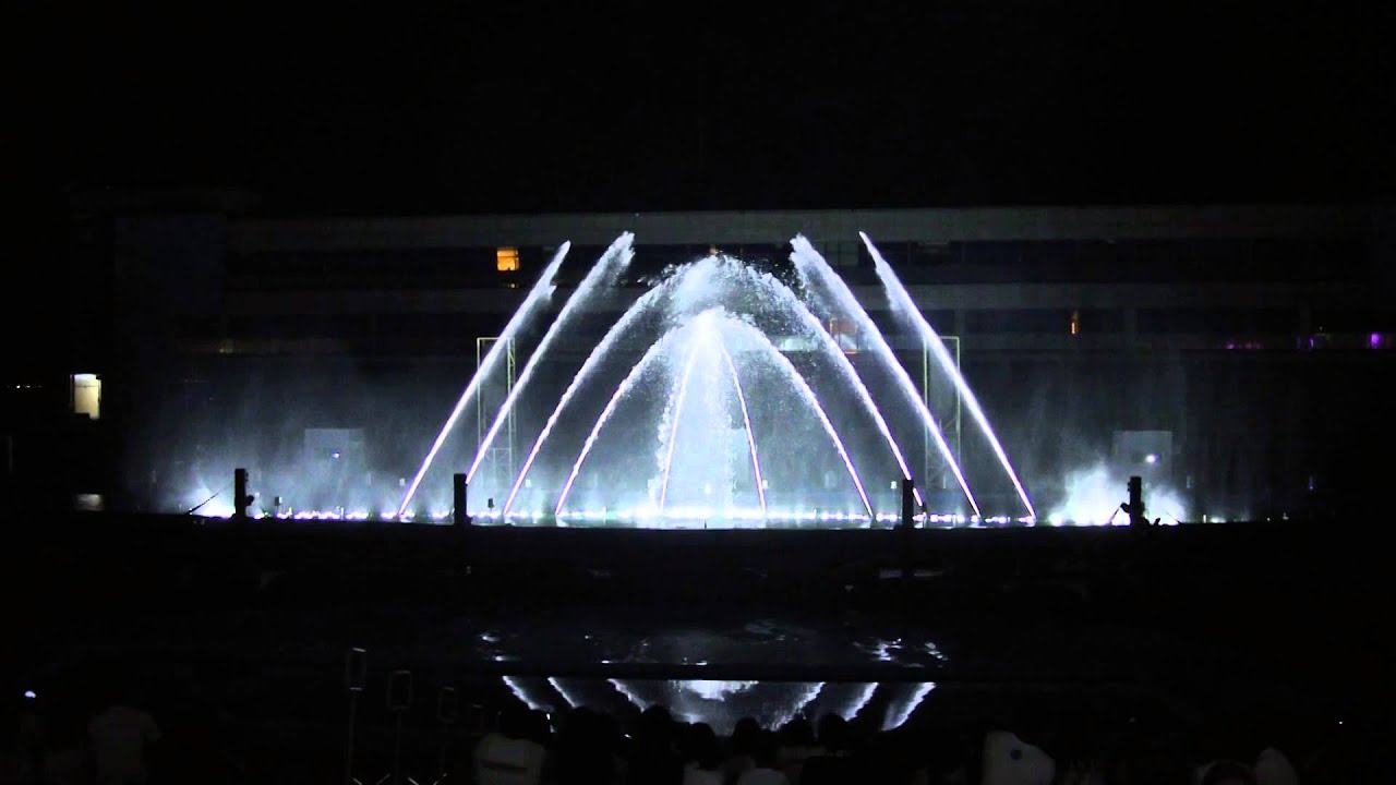 Crazy daisy springvand/lys/ild-show i Manila Ocean Park - YouTube