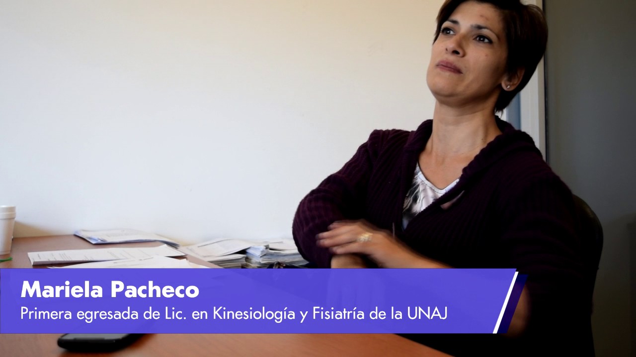 Mariela Pacheco, primera egresada de Lic. en Kinesiología y Fisiatría ...
