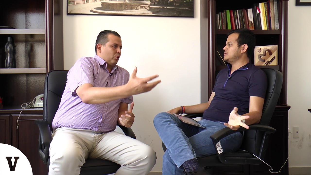 Entrevista con: Memo Valencia - YouTube