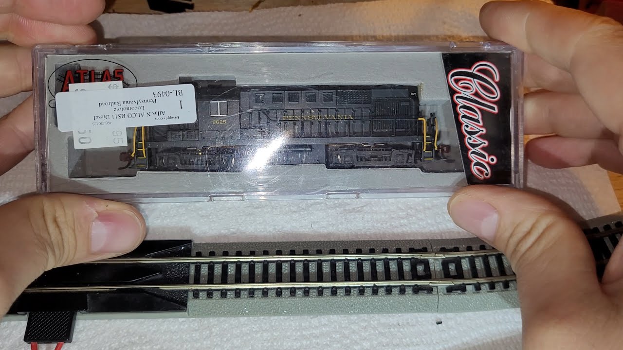 Atlas N scale RS 11 project - YouTube