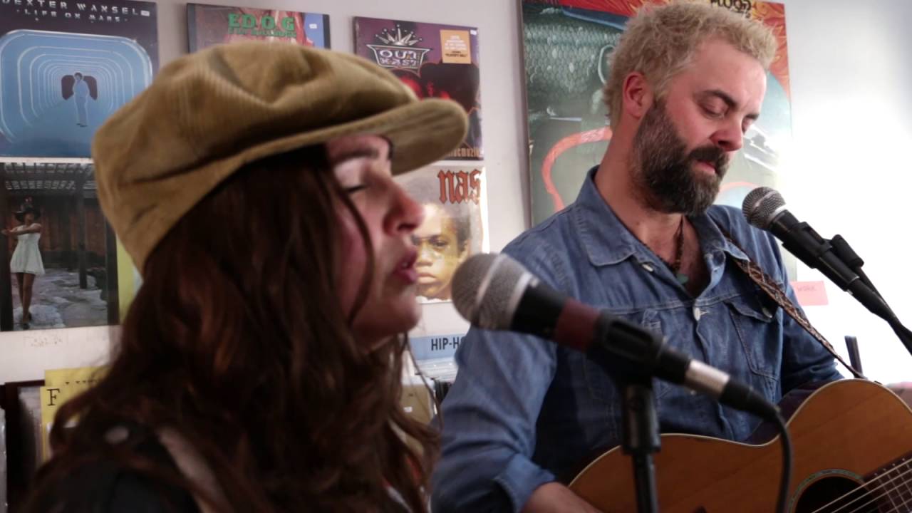 Fraser Anderson - Beautiful Eyes (live) - YouTube