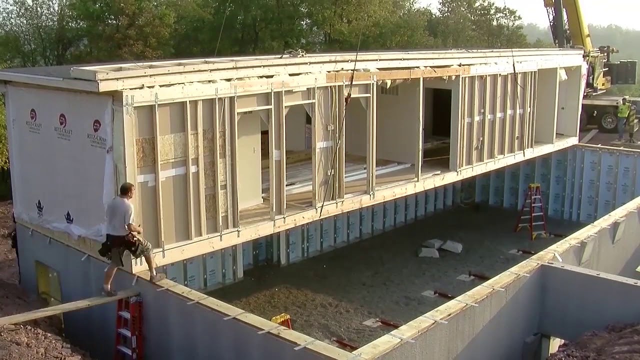 Ritz-Craft Modular Ranch Home Assembly - YouTube
