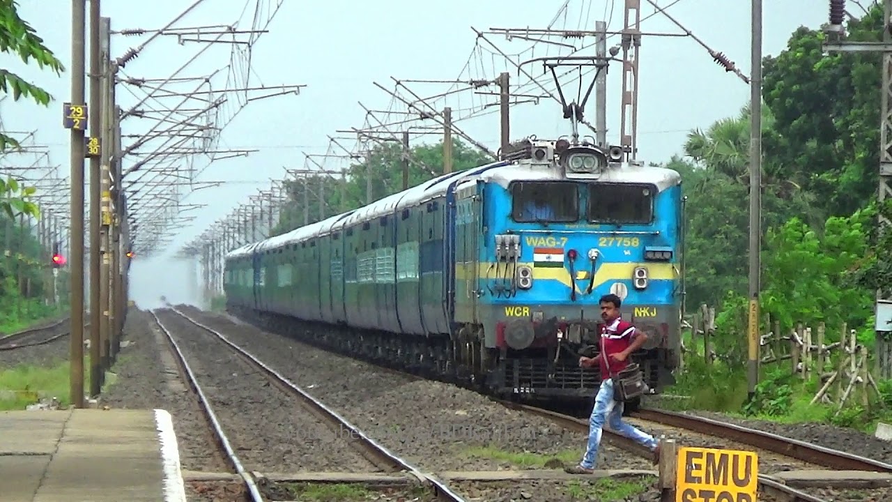 High Capacity Parcel van meet Shantinicaton Express || WAG-7 & WAP-7 ...