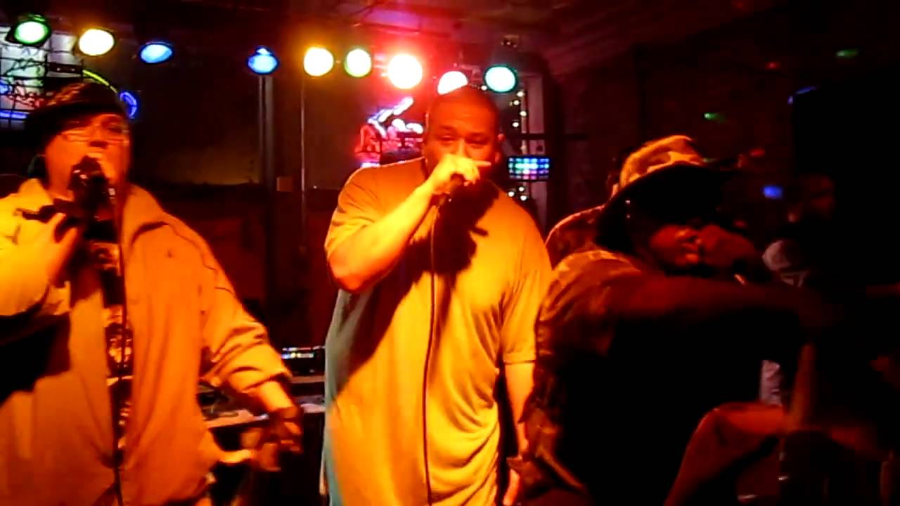 "That Weekend" Live at Froggy's - YouTube