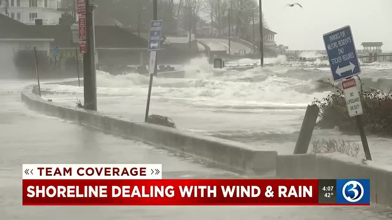 Shoreline dealing with wind, rain and flooding - YouTube
