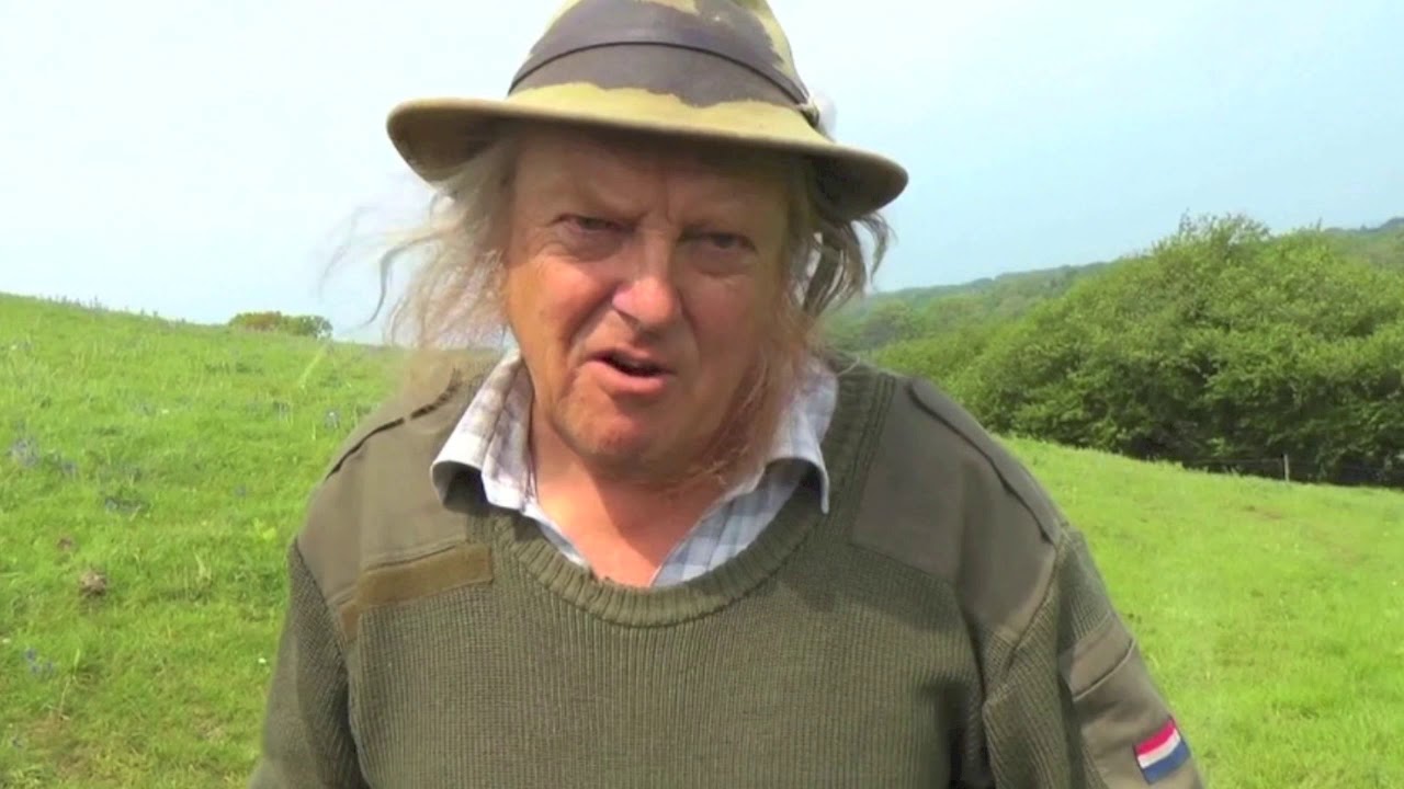 Teatime 15: Phil Harding goes Viking - YouTube
