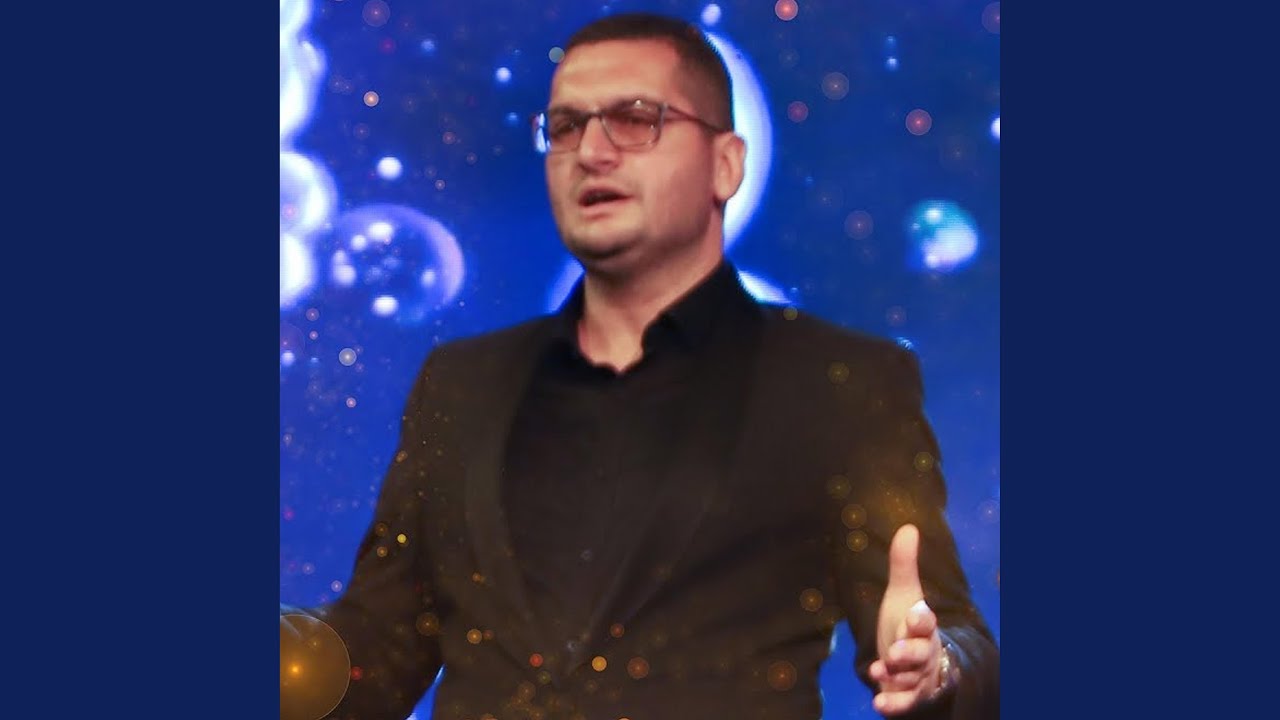 Tredafili me dyzet flete - YouTube