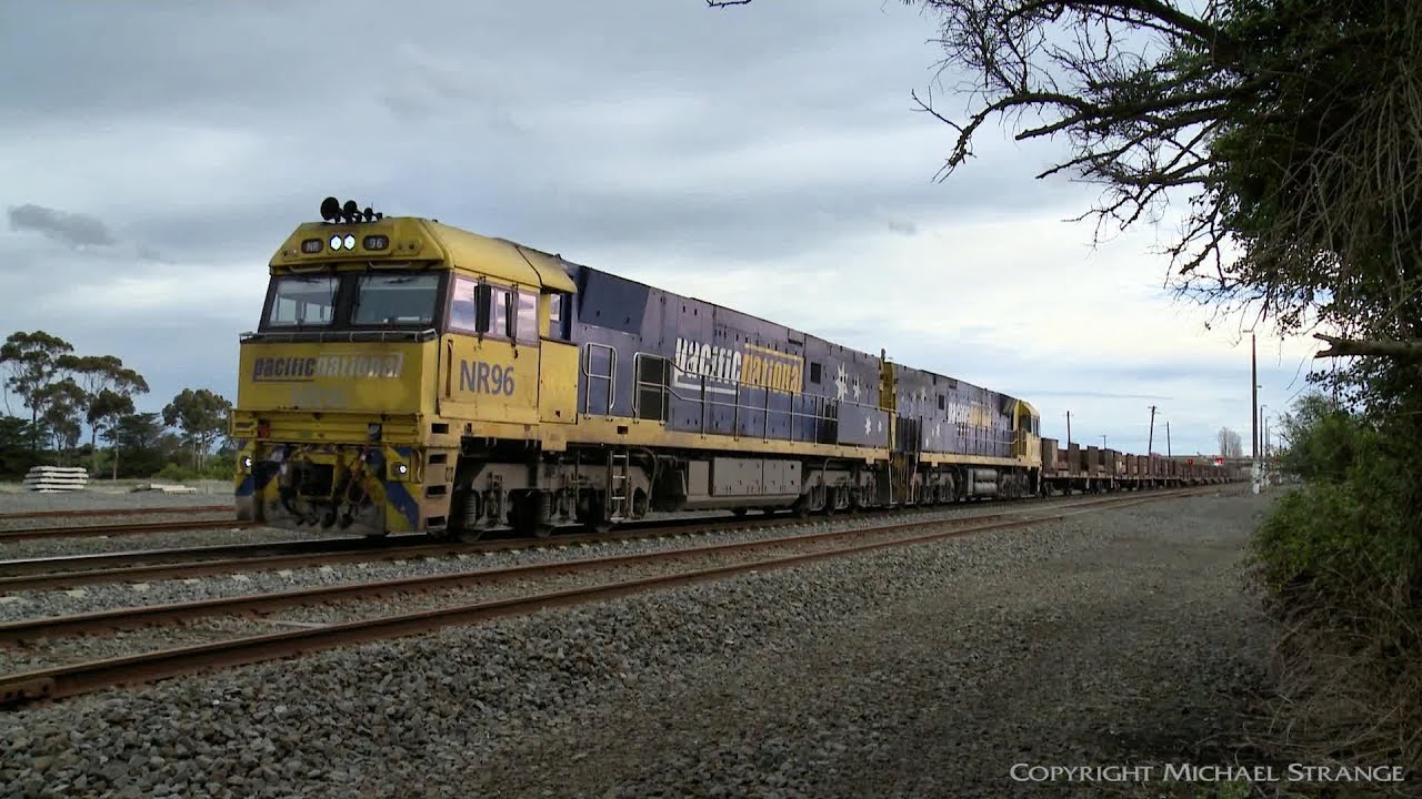3XM4 Steel Wagons & Containers - PoathTV Australian Trains & Railways ...