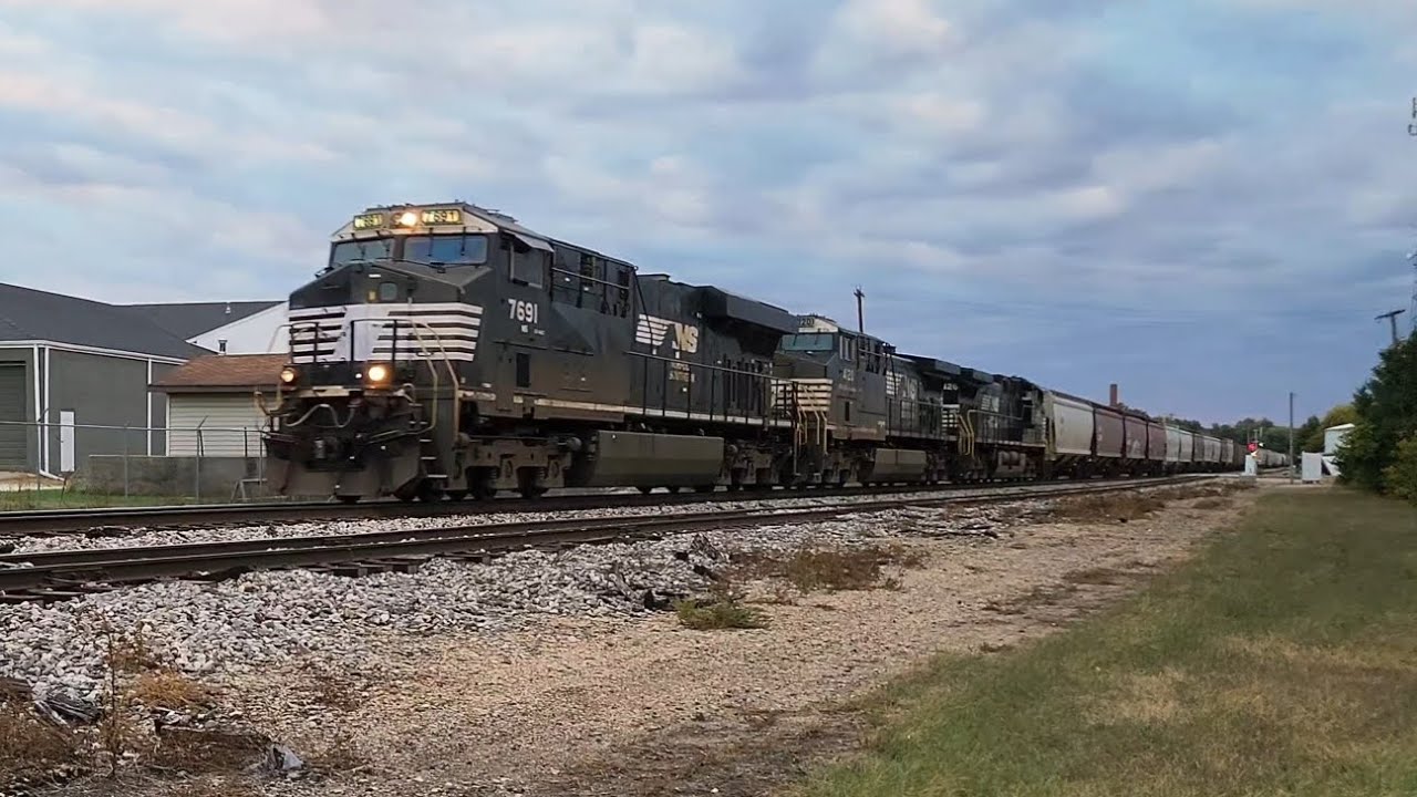 Pair of evening ponies NS 148 & NS 252 - YouTube