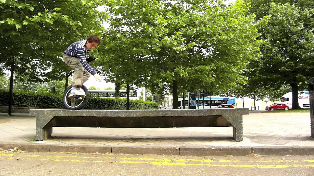 Transitions "Extreme unicycling" - YouTube