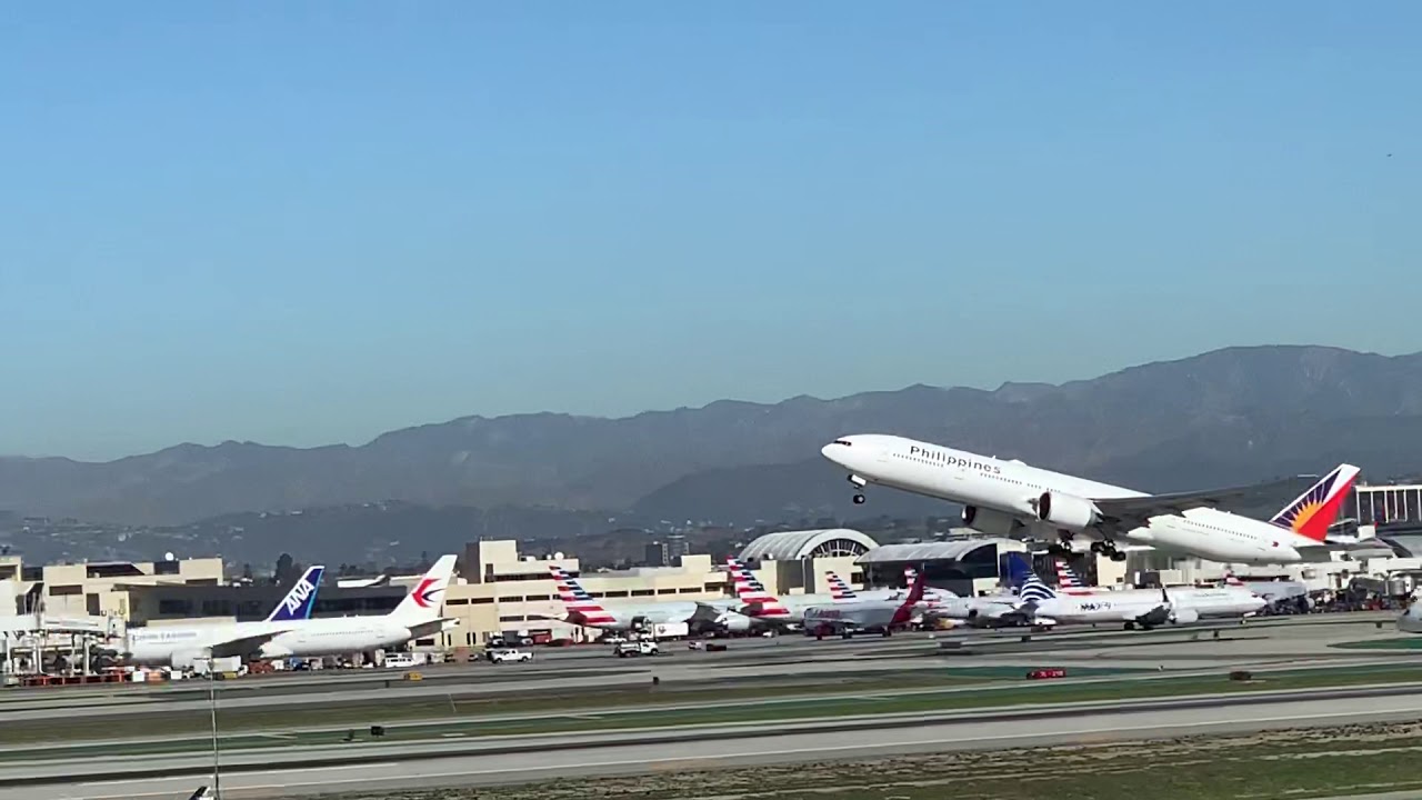 Philippine Airlines Boeing 777-300ER reg. RP-C7773, PR 113, LAX-MNL ...